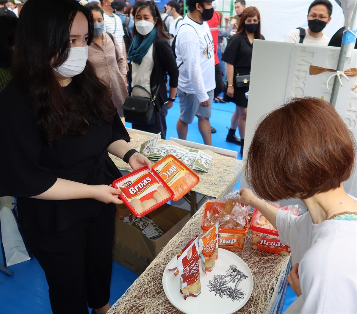 フィリピン大使館・貿易投資部一押し、Laura'sのオタップ(otap)・ブロアス(Broas) ｜グローバルニュースアジア -Global ...